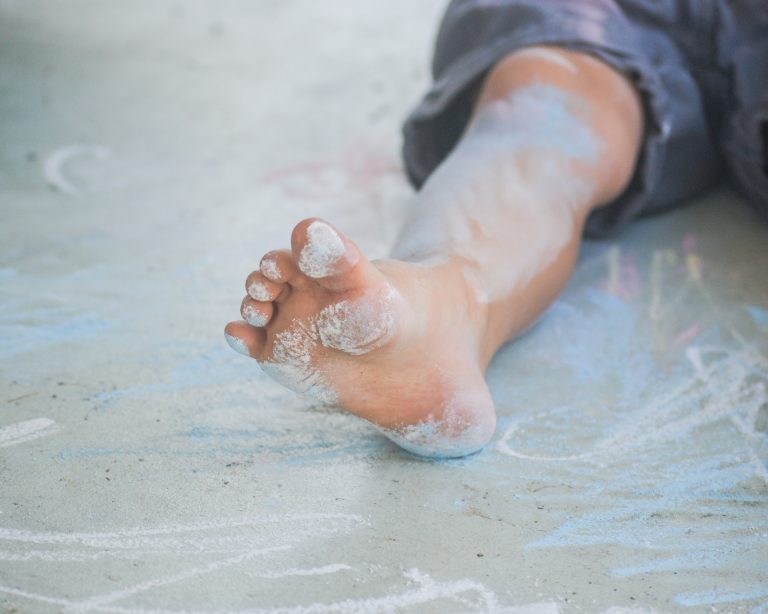 Messy Play – Importance + 20 Fun Ideas! | TeachingBrave